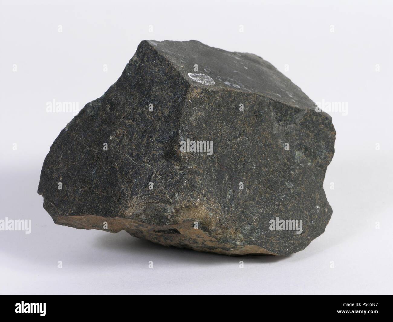 PERIDOTITA. Roca intrusiva ultrafémica derivada de diferenciación ...