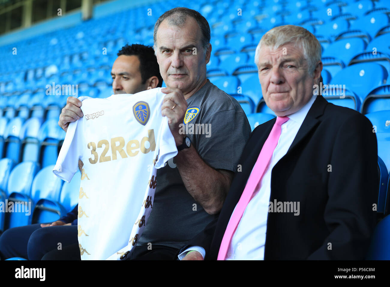 Marcelo bielsa press conference hi-res stock photography and images - Alamy