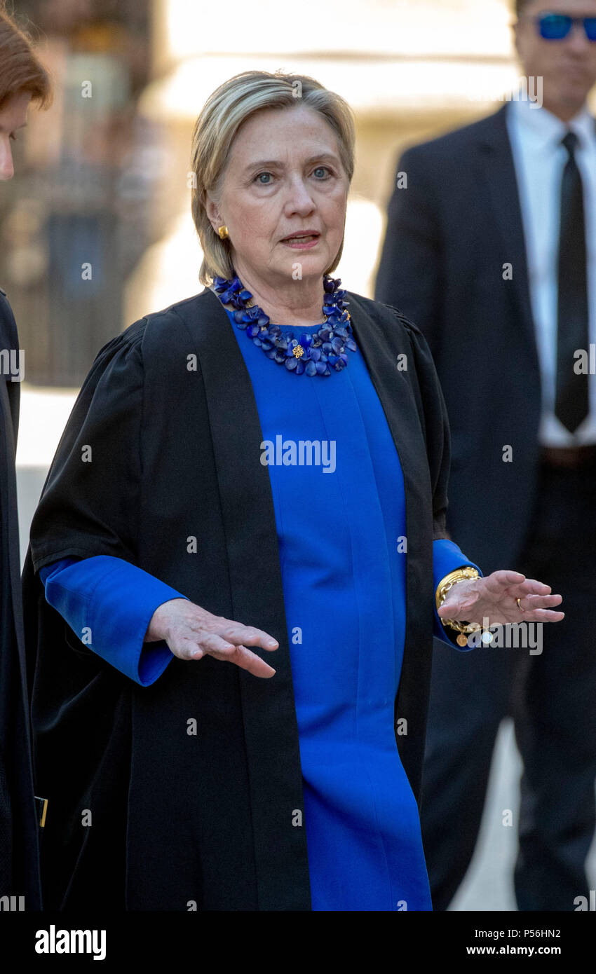Hillary Clinton arrives to deliver the Romanes Lecture at the ...