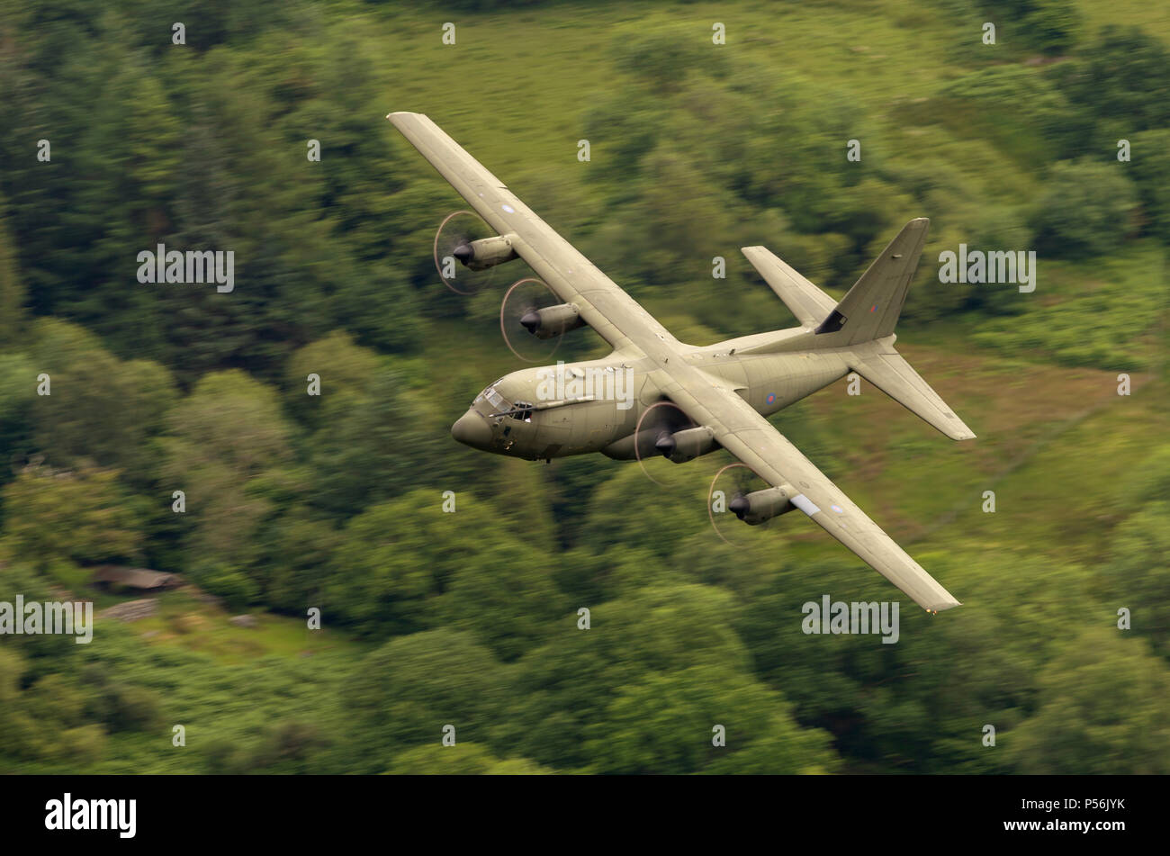 Raf hercules hi-res stock photography and images - Alamy