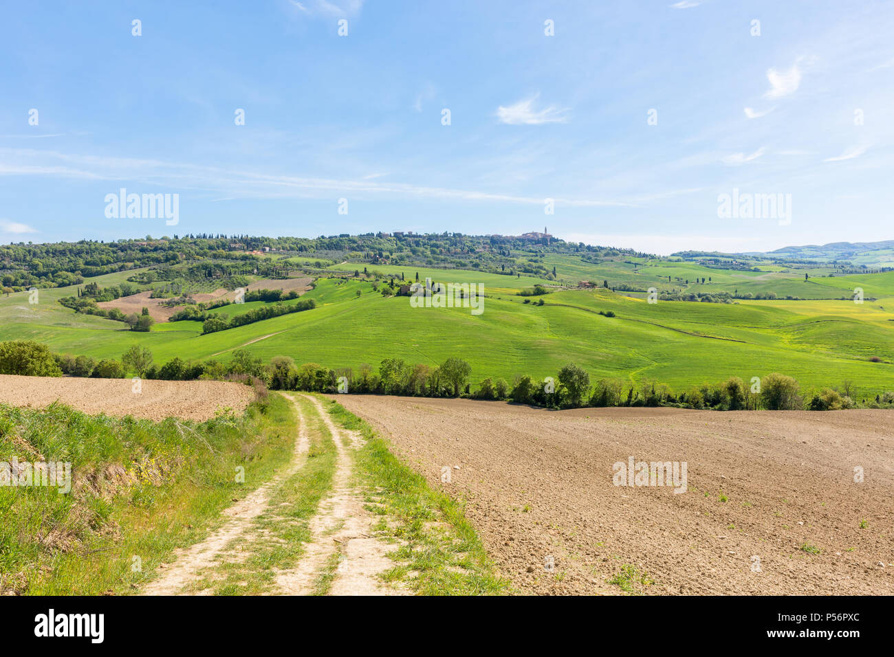 Farmstead road in hills hi-res stock photography and images - Alamy