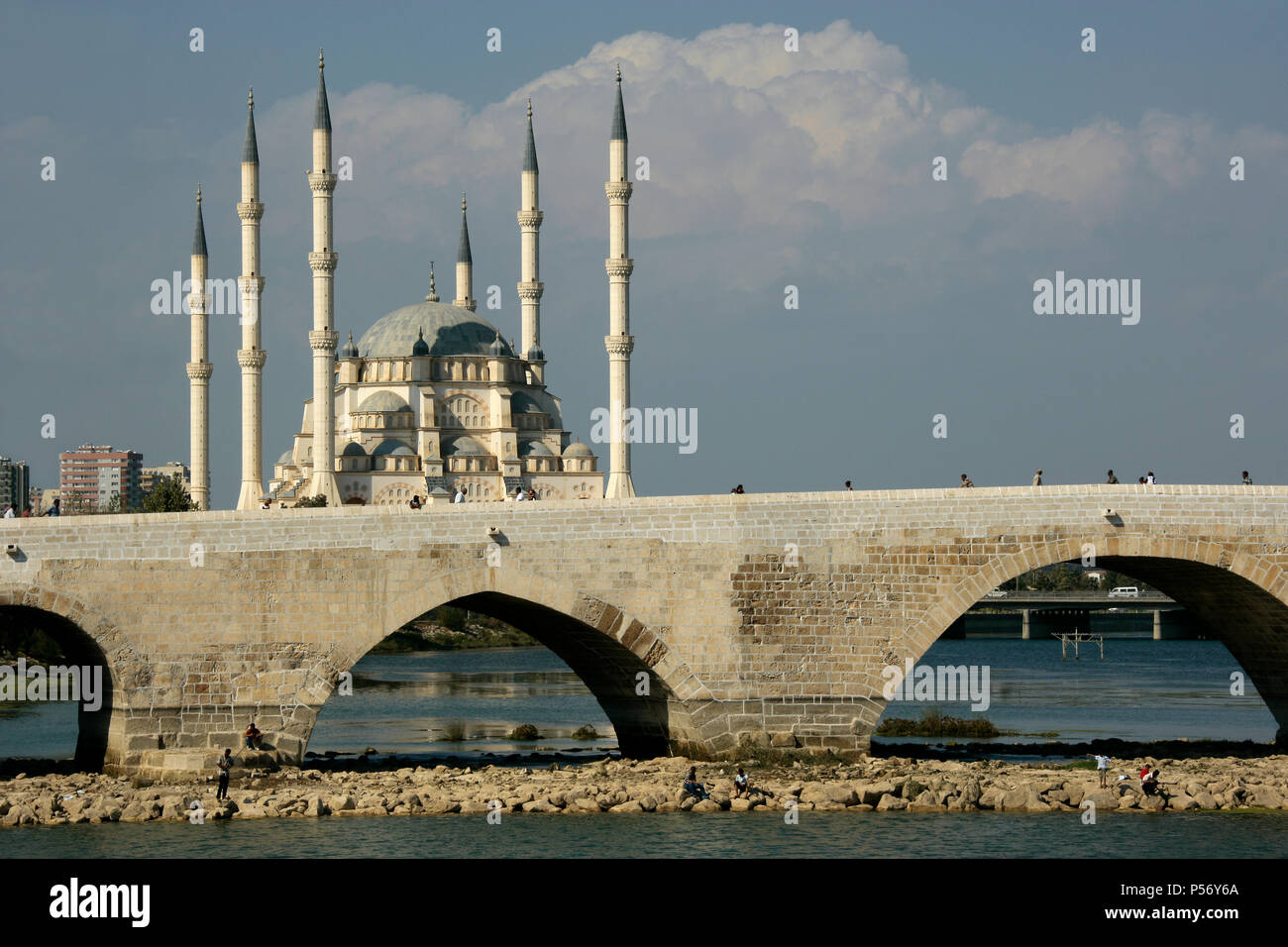 Turkey adana ancient stone bridge hi-res stock photography and images ...