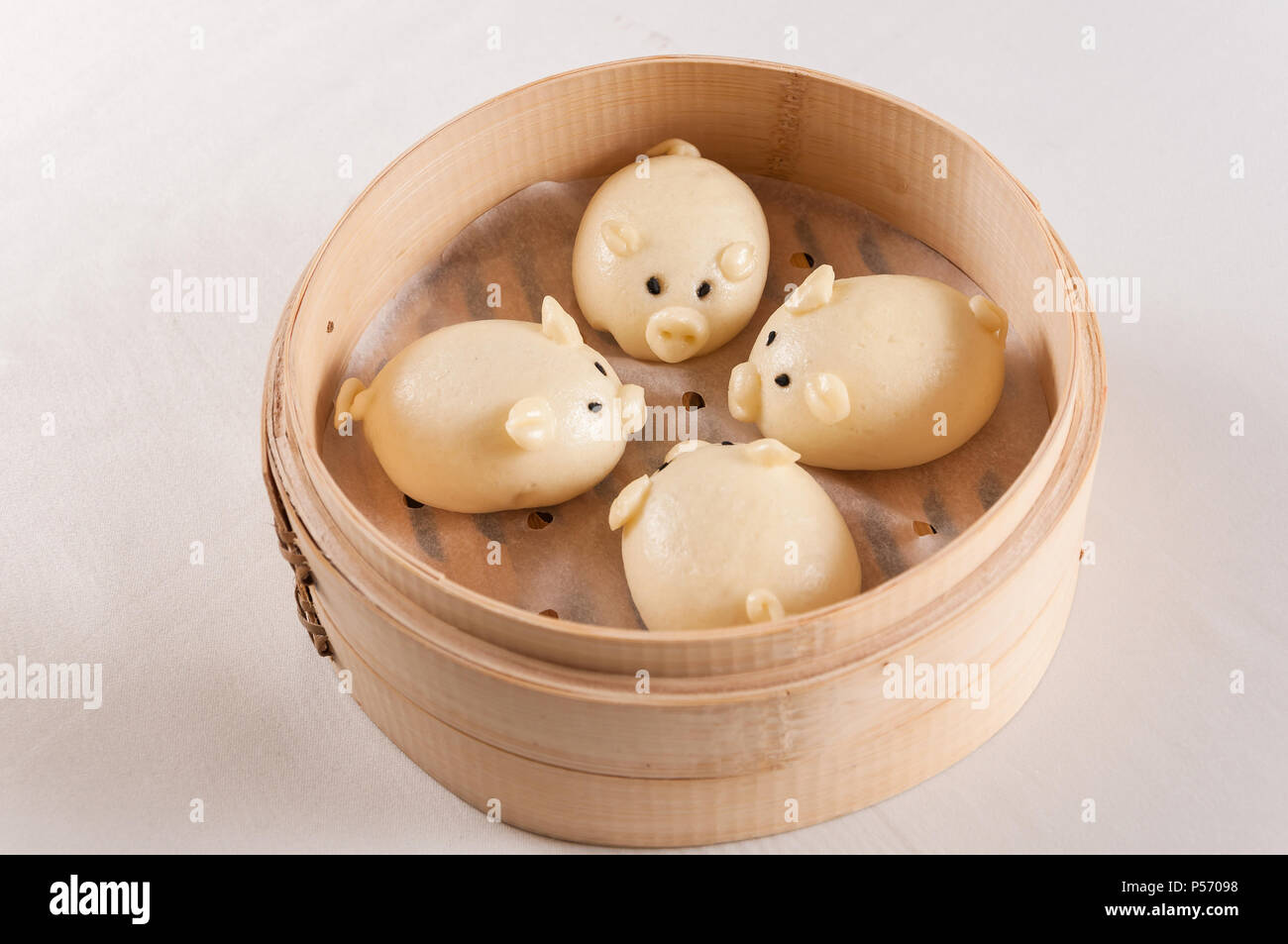 Steamed piggy buns,Cantonese dim sum Stock Photo - Alamy
