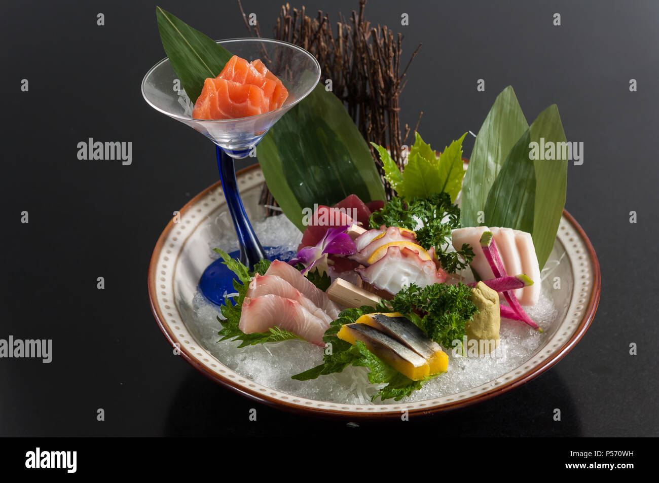 Sashimi platter hi-res stock photography and images - Alamy