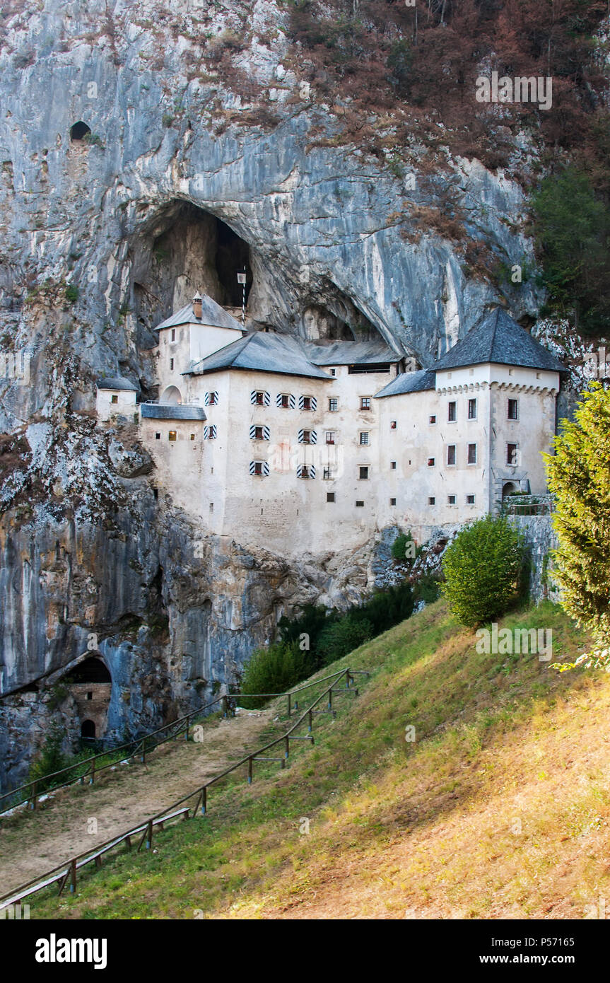 Predjamski grad postojna slovenia hi-res stock photography and images ...