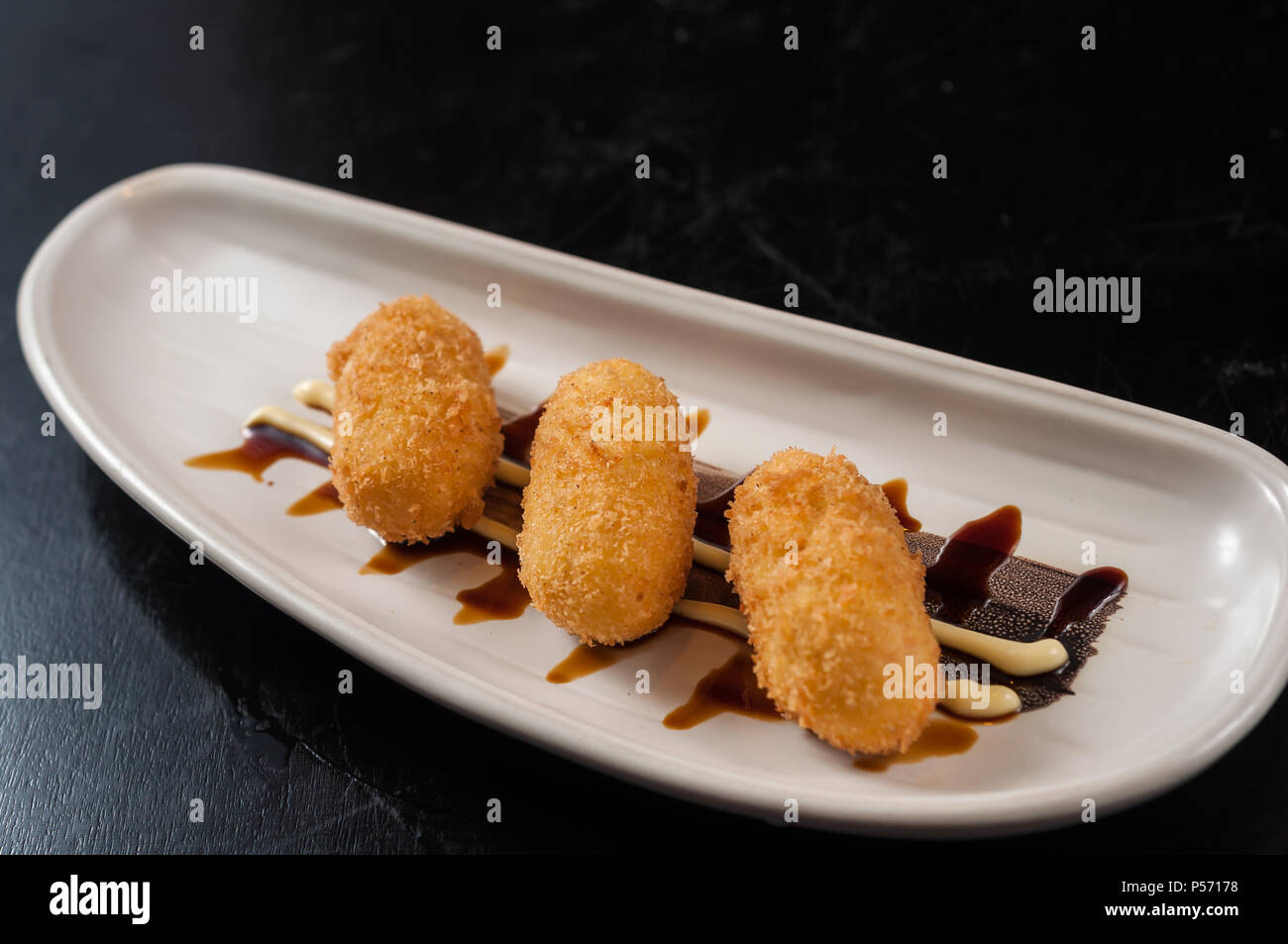 Crab berry cake hi-res stock photography and images - Alamy