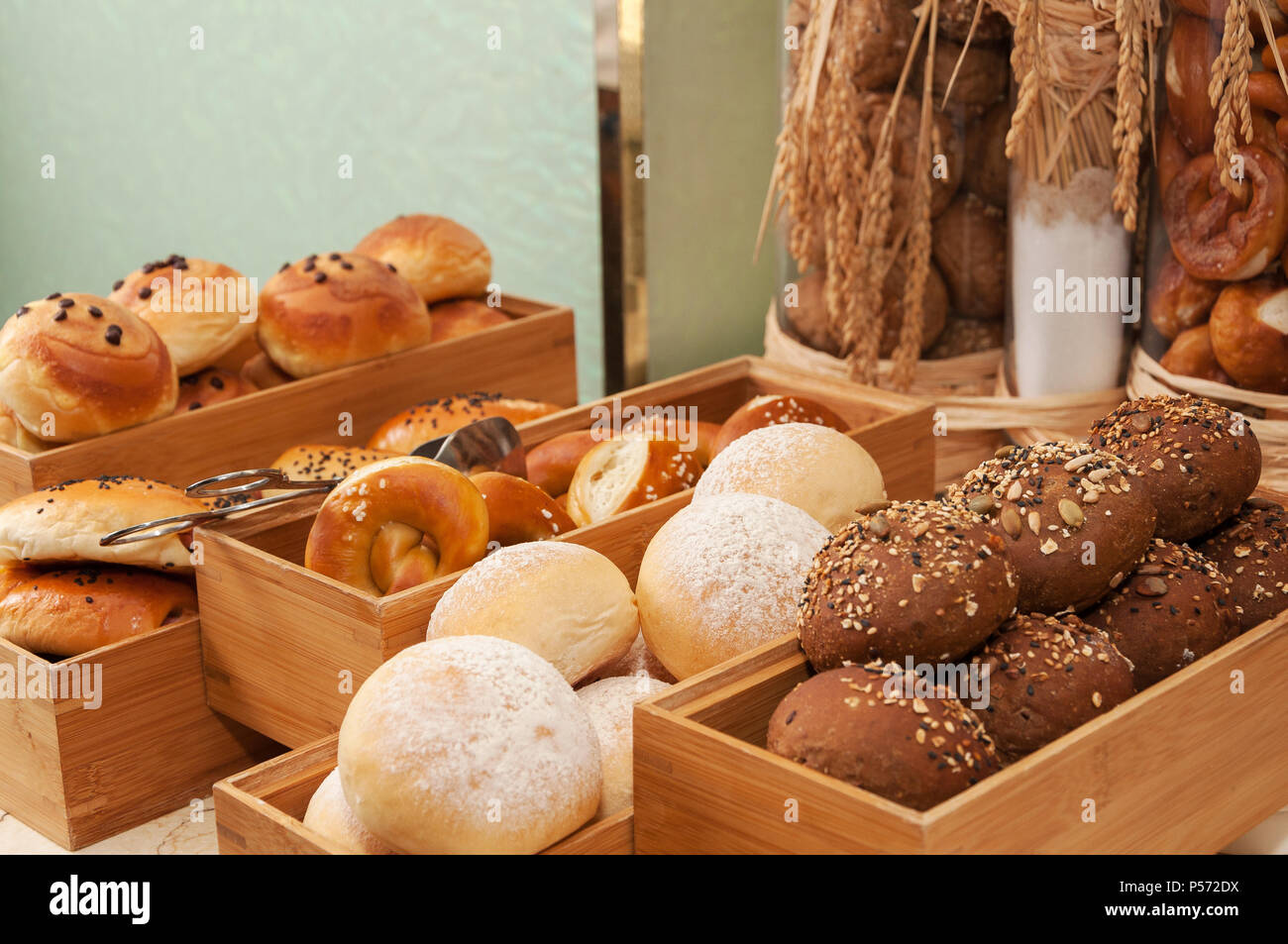 Loaf bread in supermarket basket hi-res stock photography and images ...