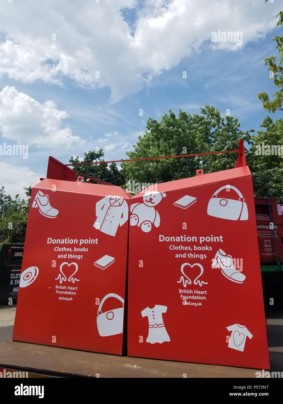 Donation point hi-res stock photography and images - Alamy