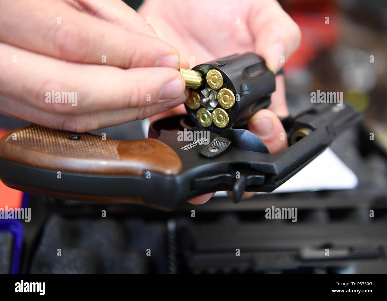 Germany, Karlsruhe. 13th June, 2018. In the weapon shop "Waffen Rummer ...