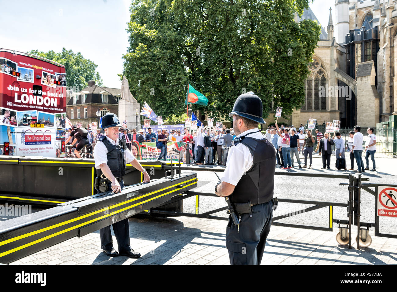 London Bobbies High Resolution Stock Photography and Images - Alamy