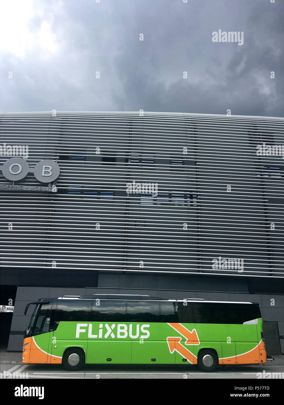 Munich, Germany. 21st June, 2018. A Flixbus bus stands at the central ...