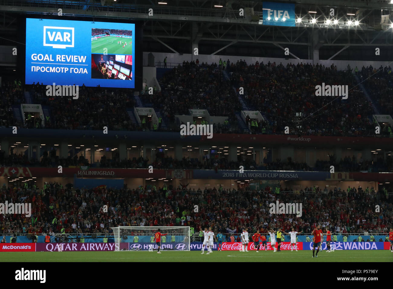 Var screen referee hi-res stock photography and images - Alamy