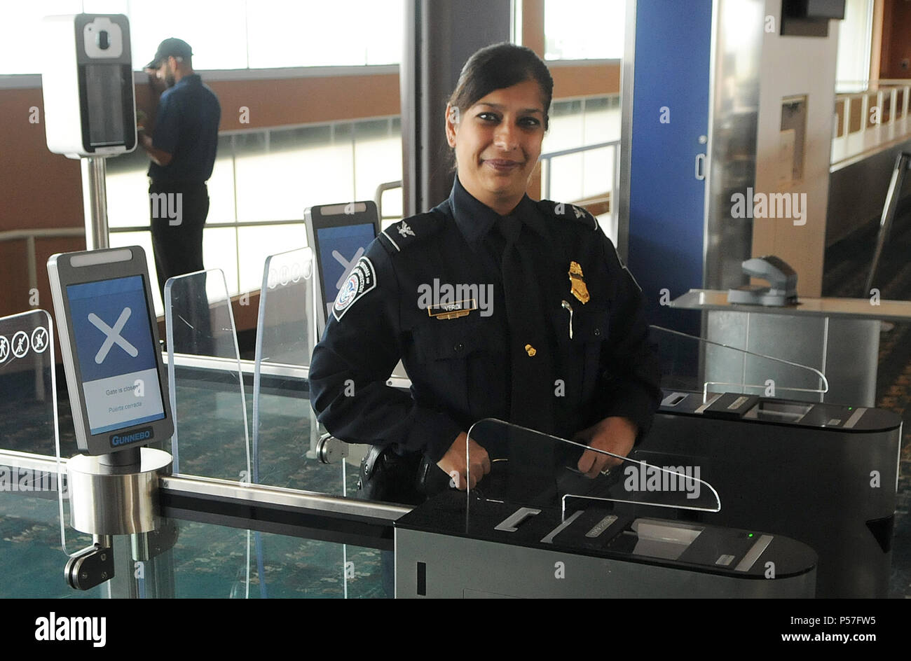 U s customs airport passport hi-res stock photography and images - Alamy