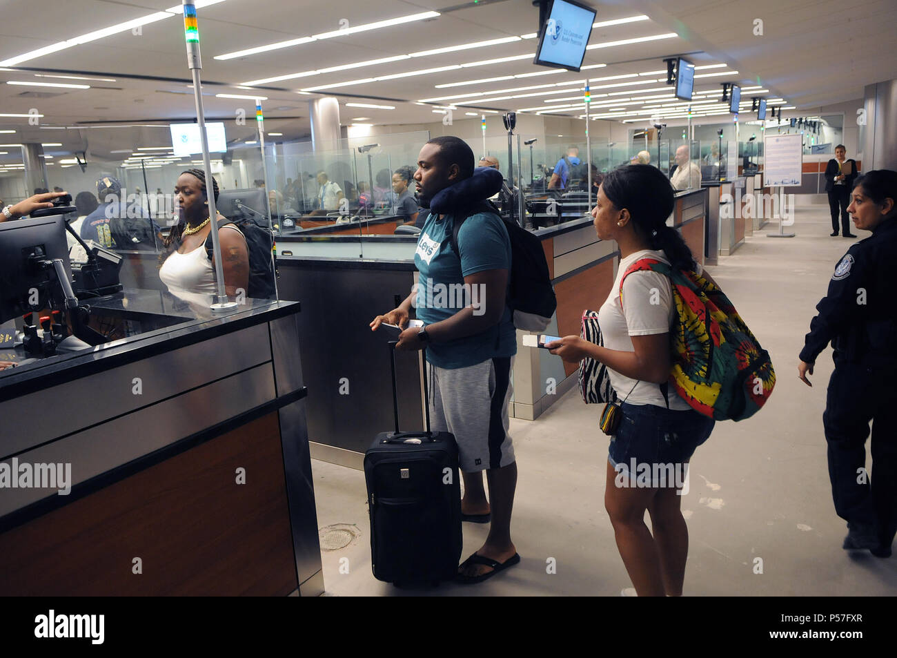 Customs officer airport High Resolution Stock Photography and Images ...