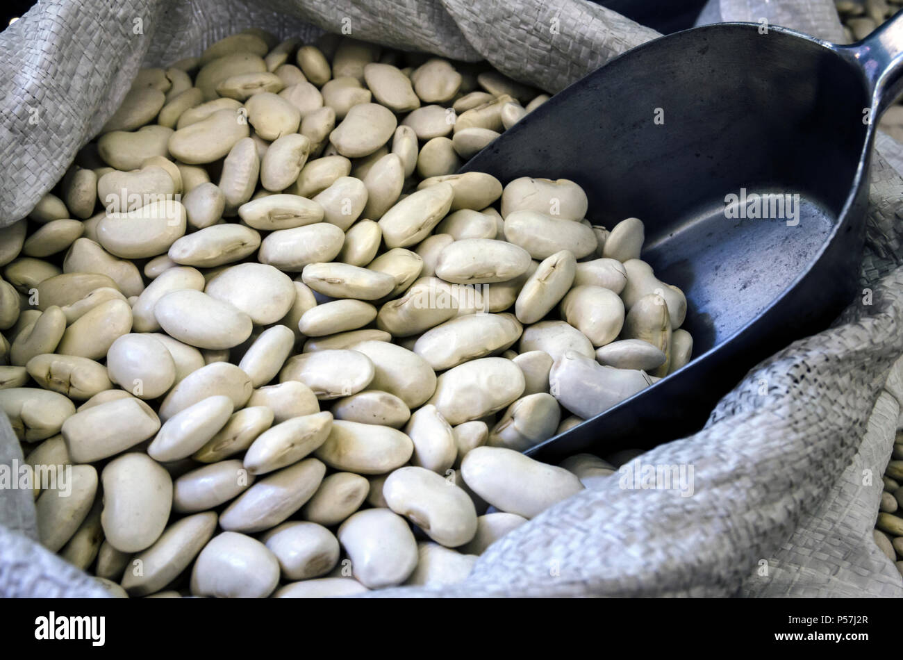 Big beans hi-res stock photography and images - Alamy