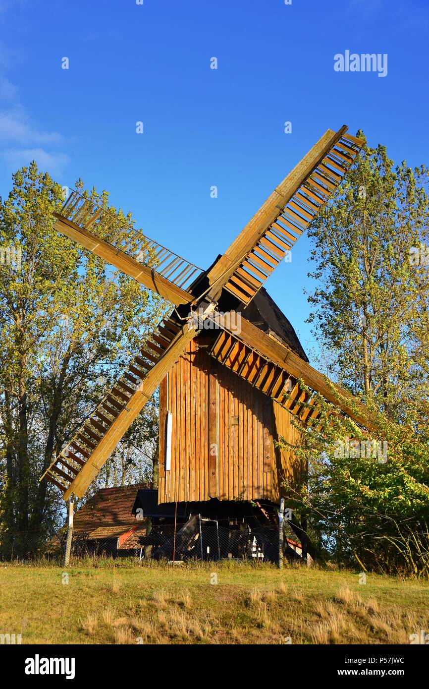 Historic milling technology hi-res stock photography and images - Alamy