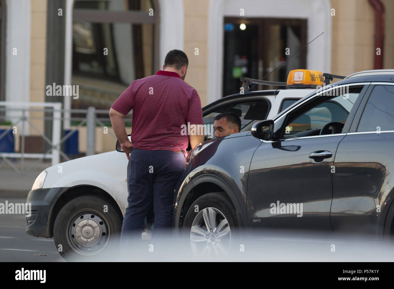 Drivers car accident fight hi-res stock photography and images - Alamy