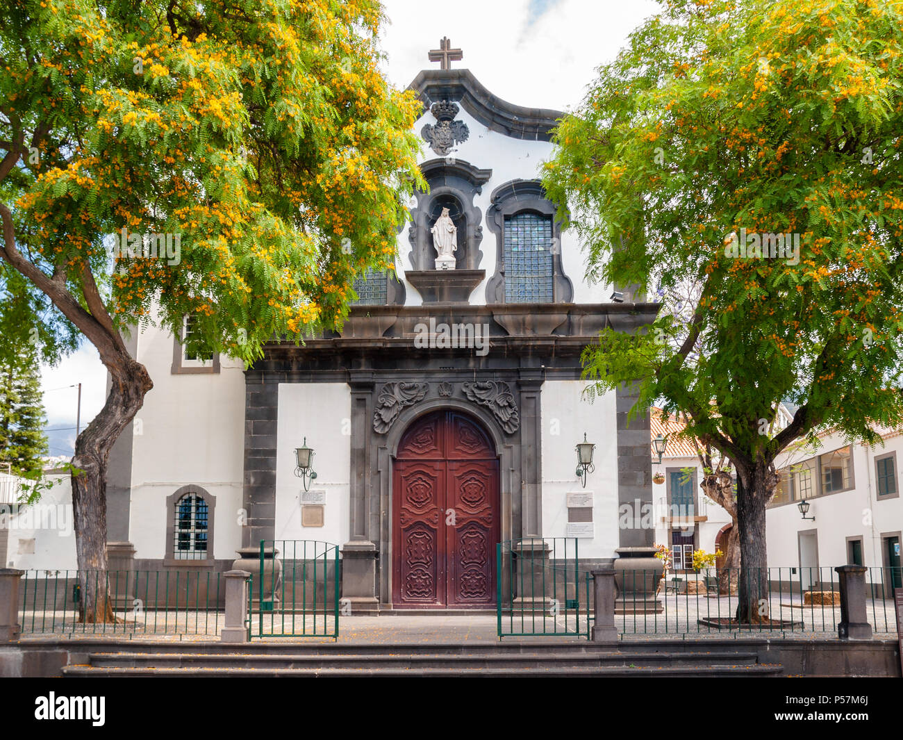 Madeira island doors hi-res stock photography and images - Alamy
