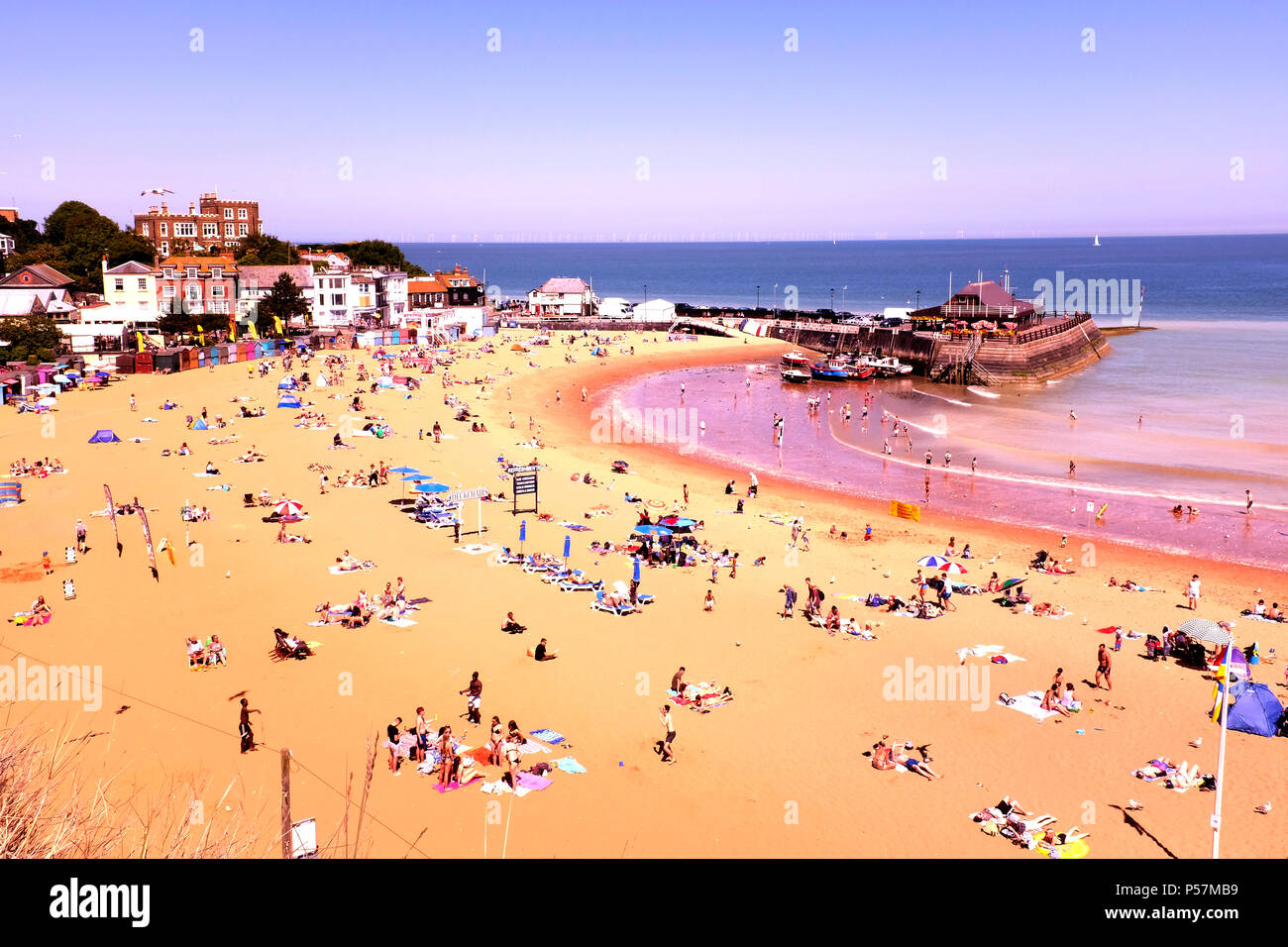 broadstairs town beach in kent county uk june 2018 Stock Photo - Alamy