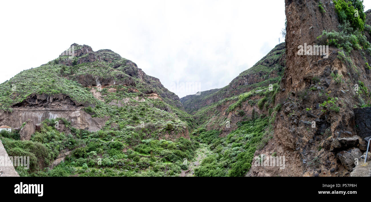 Seaside ravine hi-res stock photography and images - Alamy