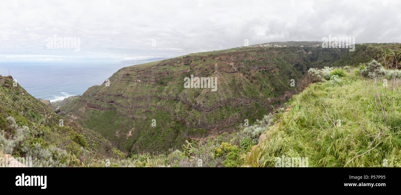 Seaside ravine hi-res stock photography and images - Alamy