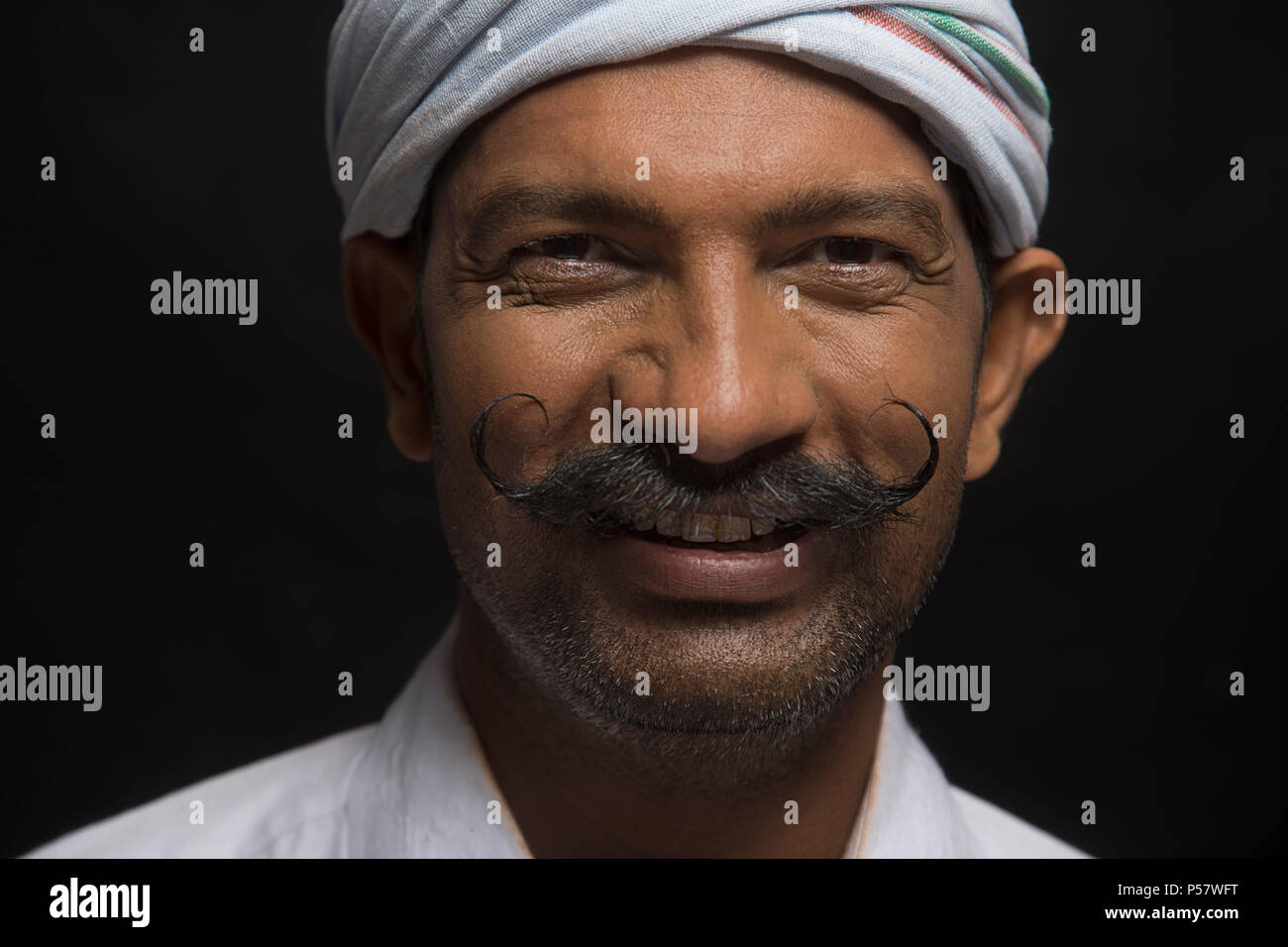Portrait of rural man smiling Stock Photo - Alamy