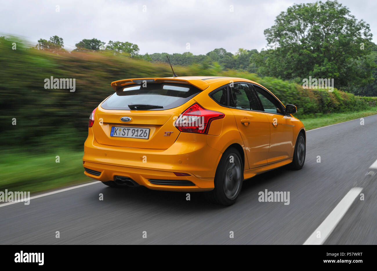 Orange ford focus st hi-res stock photography and images - Alamy