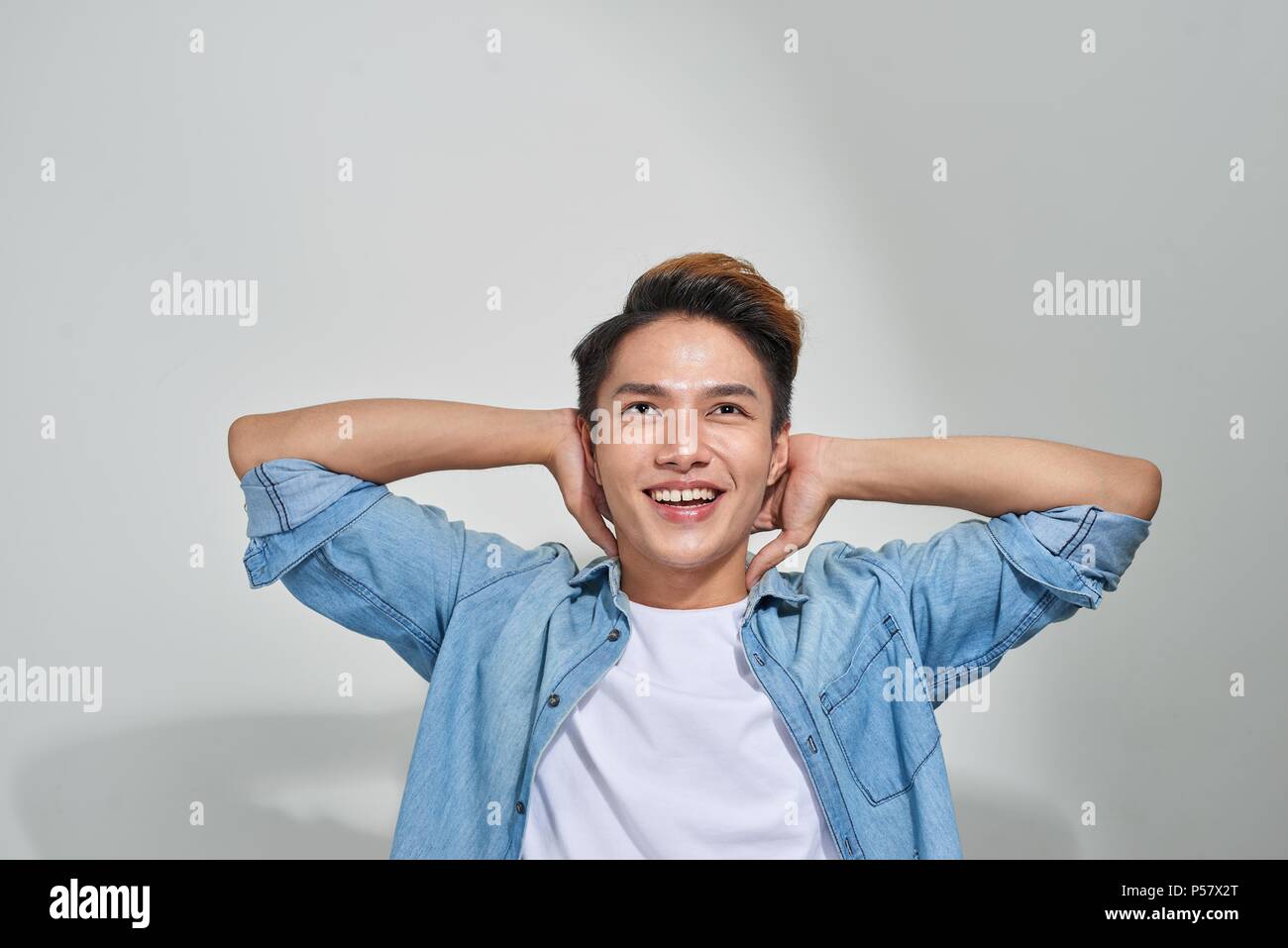 Handsome young chinese men hi-res stock photography and images - Alamy