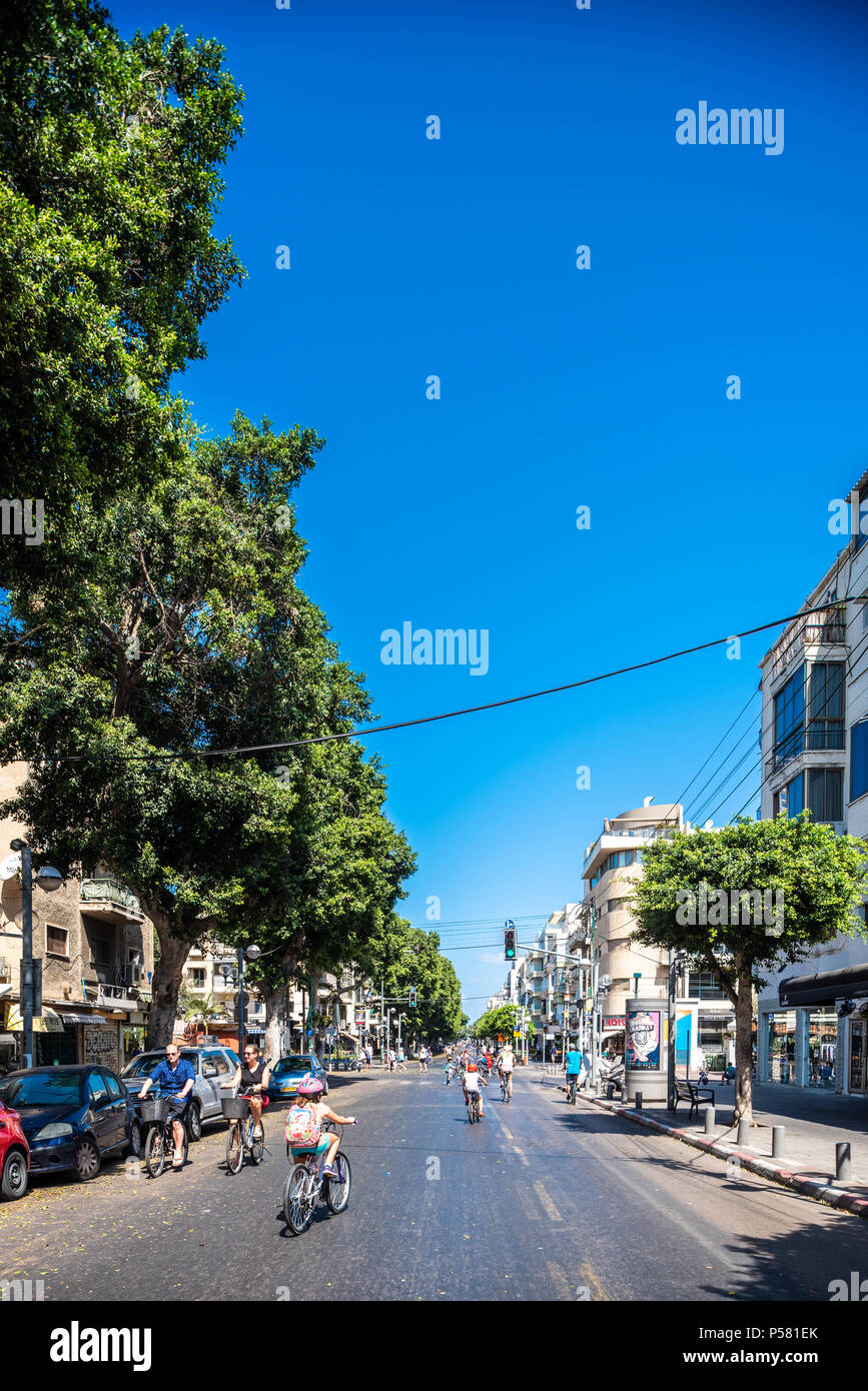 Tel Aviv-Yafo, Israel. 30th september 2017. Yom kippur - rehov ...