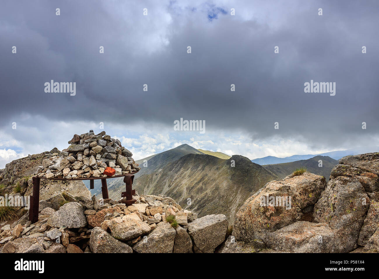 Foreground perspective hi-res stock photography and images - Alamy