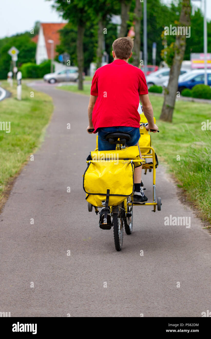 Deliverycharges hi-res stock photography and images - Alamy