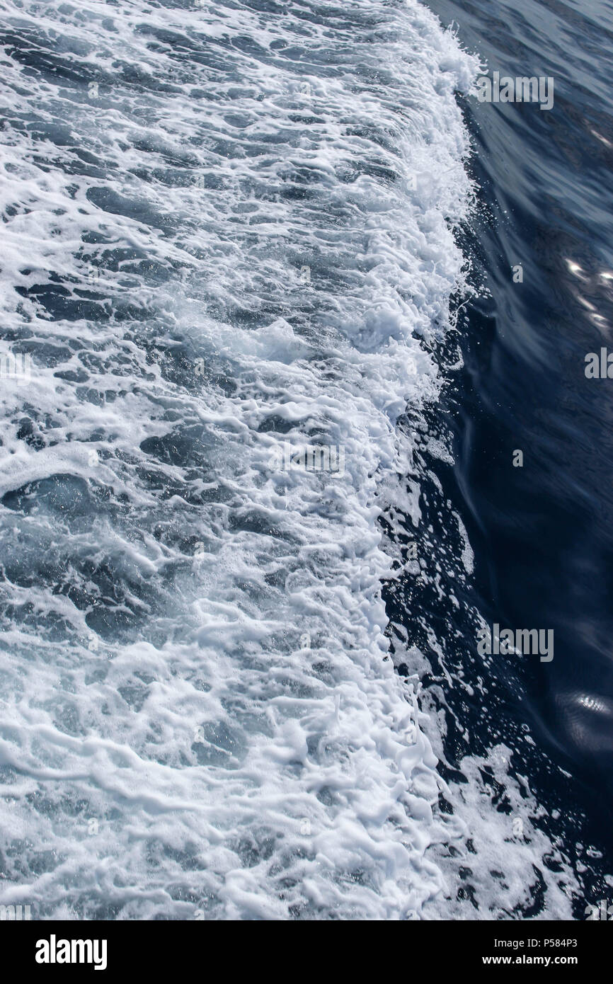 Clear sound waves hi-res stock photography and images - Alamy