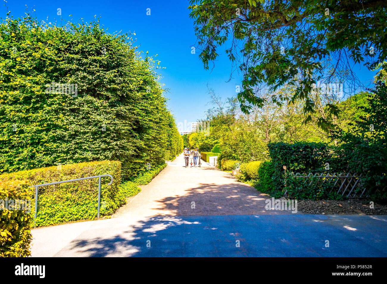 Parc andre citroen paris hi-res stock photography and images - Alamy
