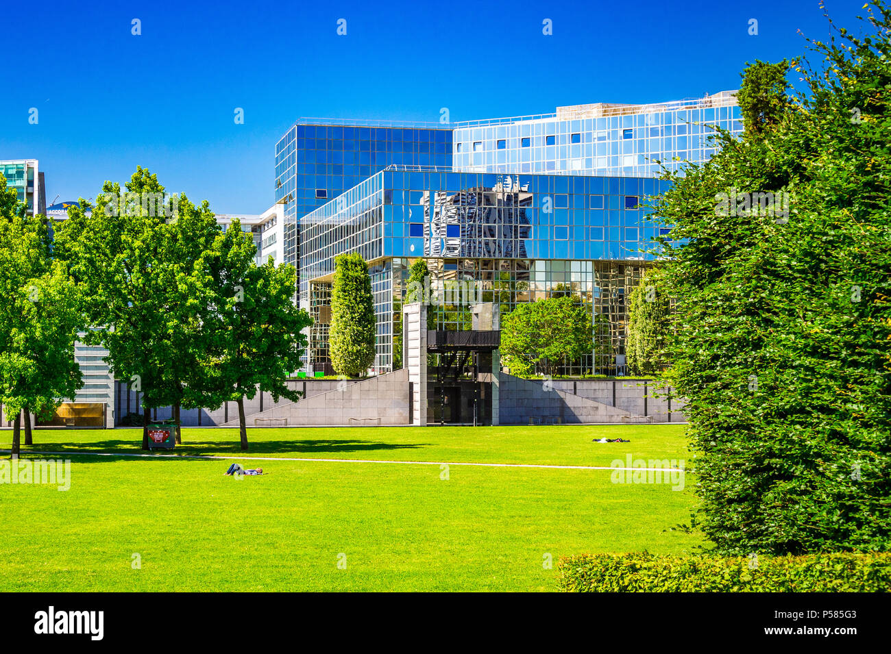Parc andre citroen paris hi-res stock photography and images - Alamy