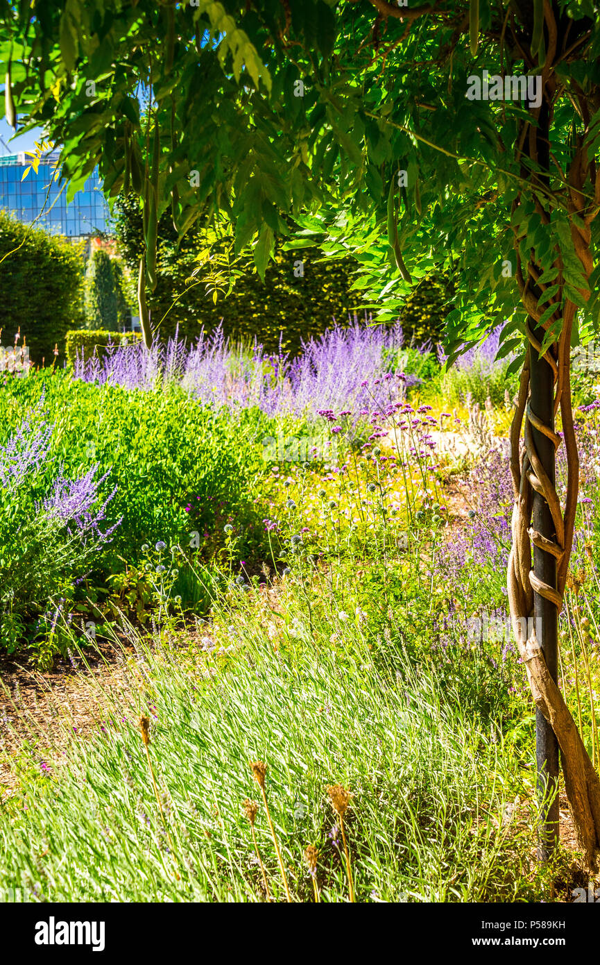 Parc Andre Citron in Paris, France Stock Photo - Alamy