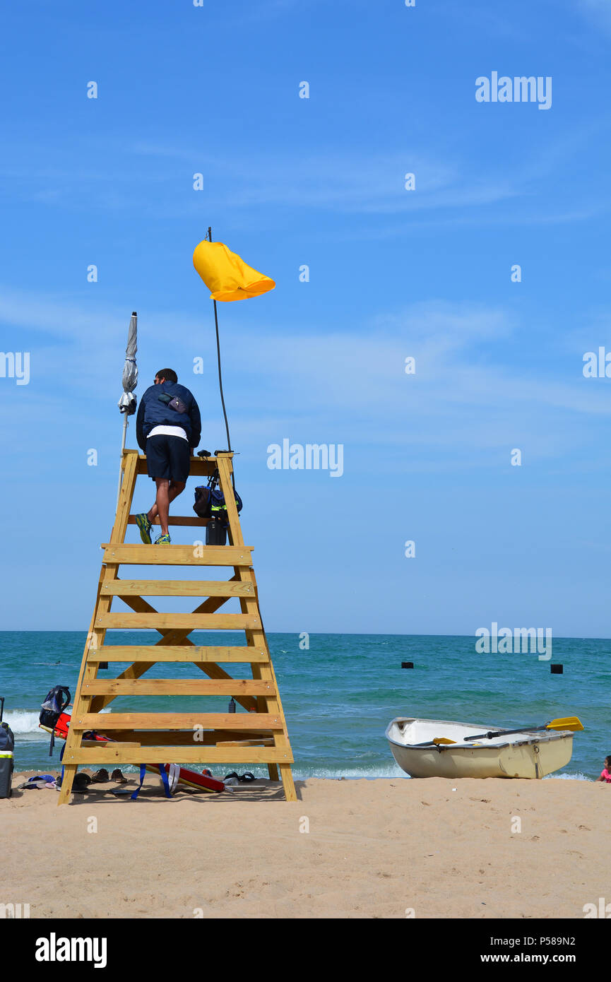 Chicago beach lifeguard hi-res stock photography and images - Alamy