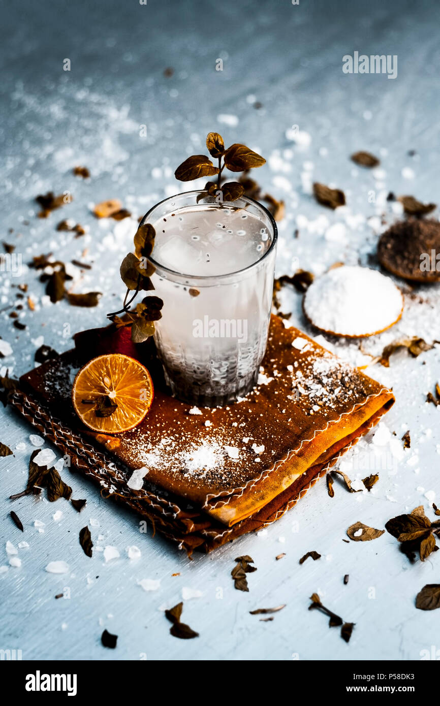 Limonade ice cubes hi-res stock photography and images - Alamy