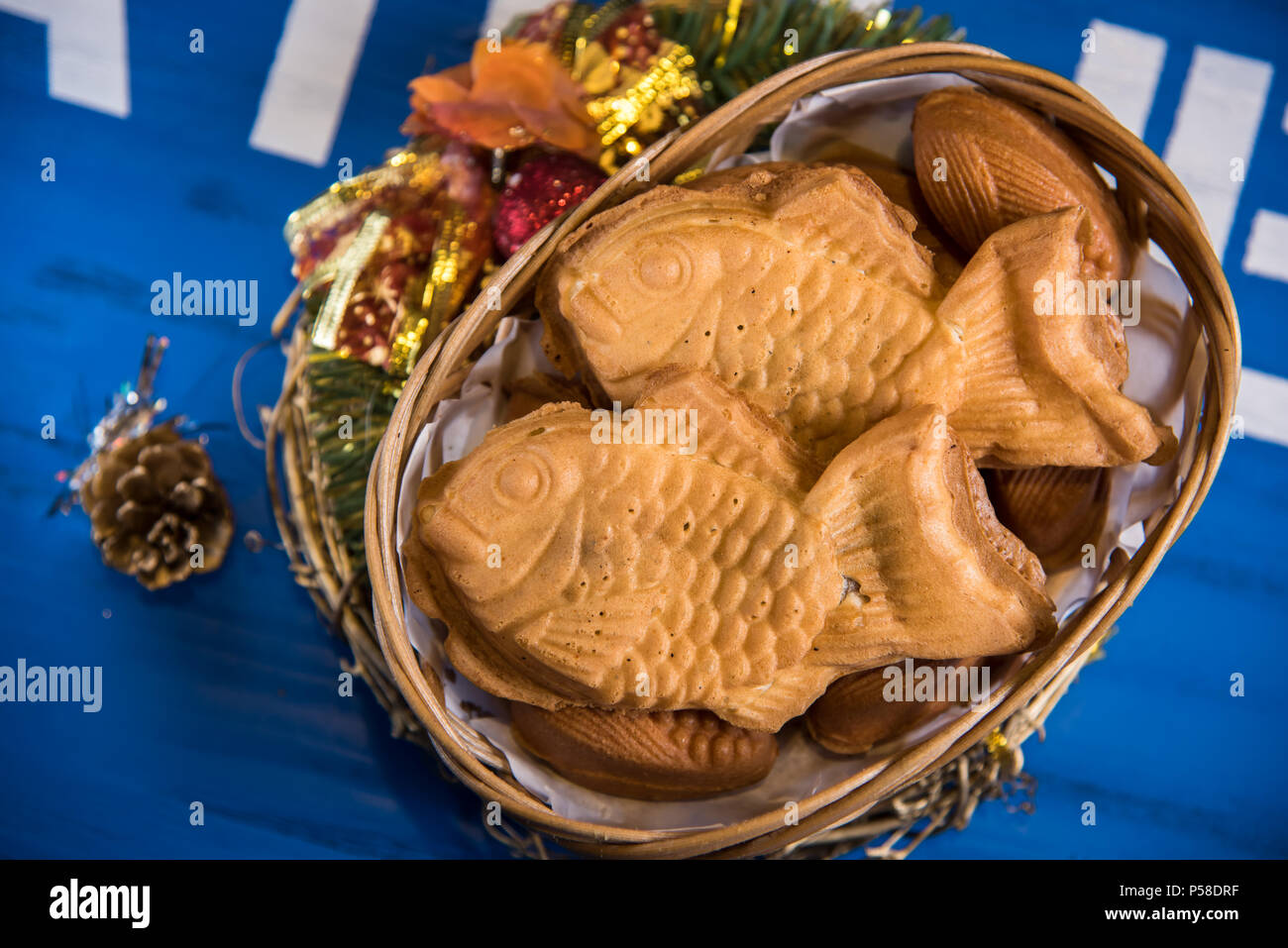 Red bean fish cake hi-res stock photography and images - Alamy
