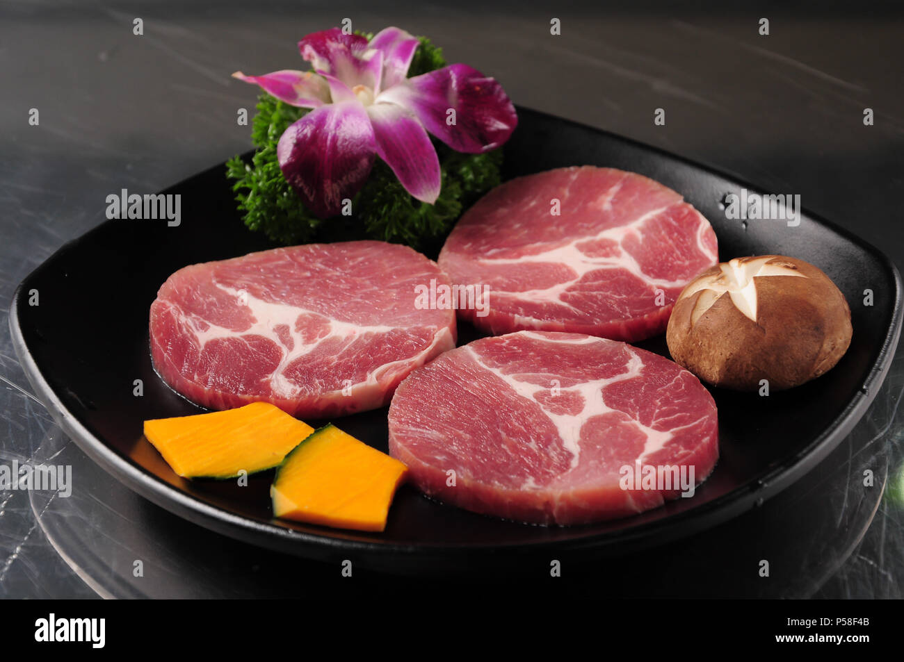 Pig shoulder hi-res stock photography and images - Alamy