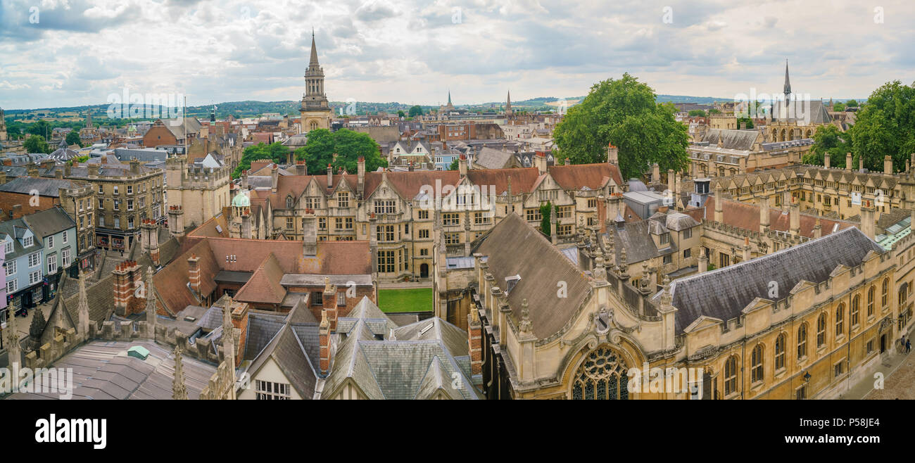 Aerial view of the Oxford cityscape from the top of University Church ...