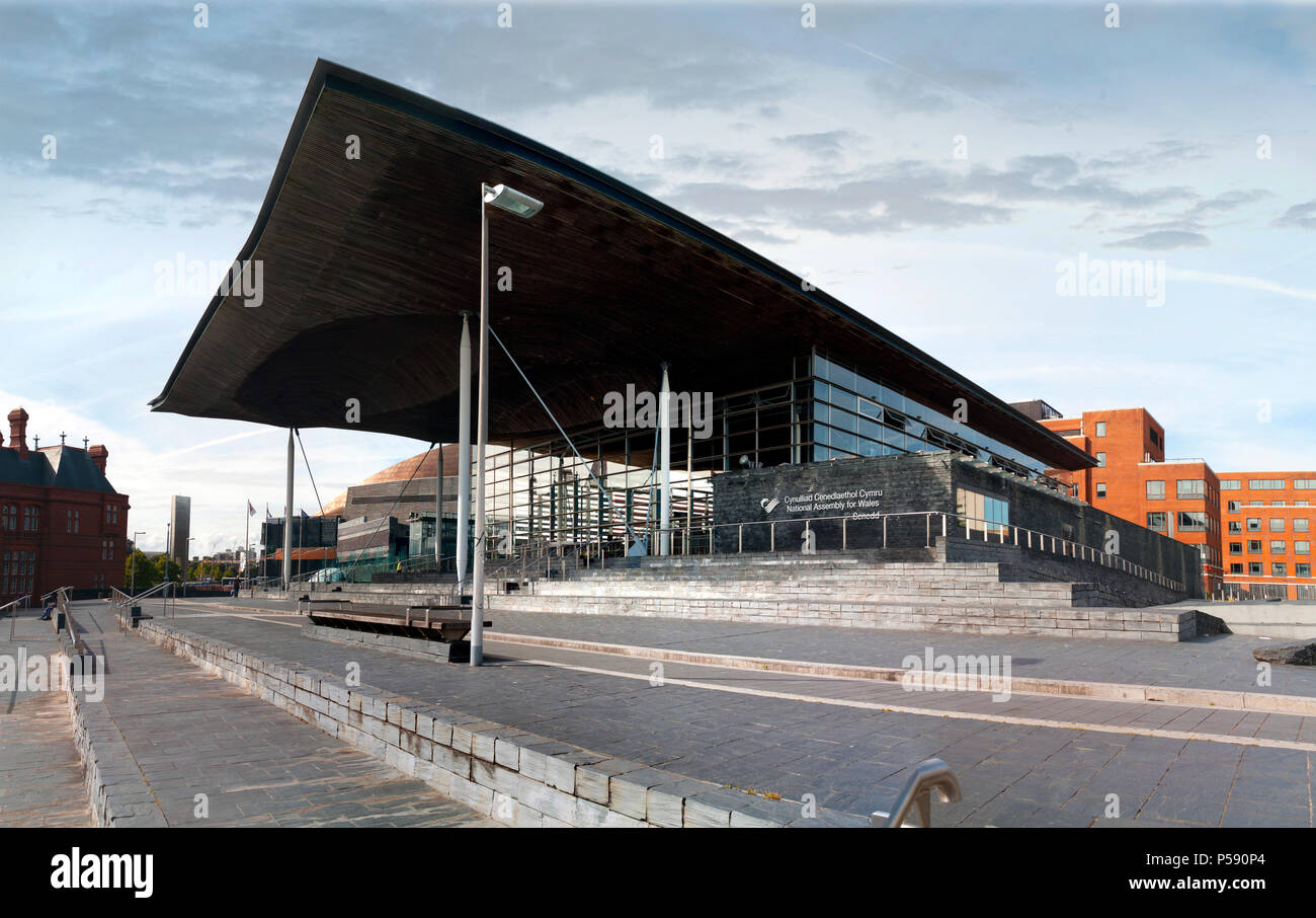 Welsh National Assembly building (Senedd), Cardiff Bay, Wales Stock ...