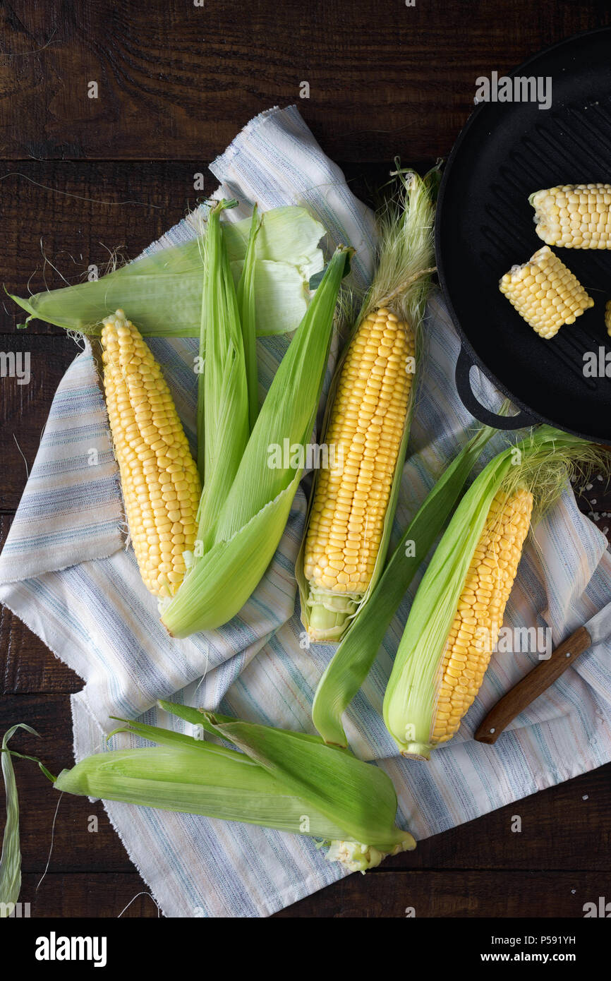 Top view corn cobs hi-res stock photography and images - Alamy
