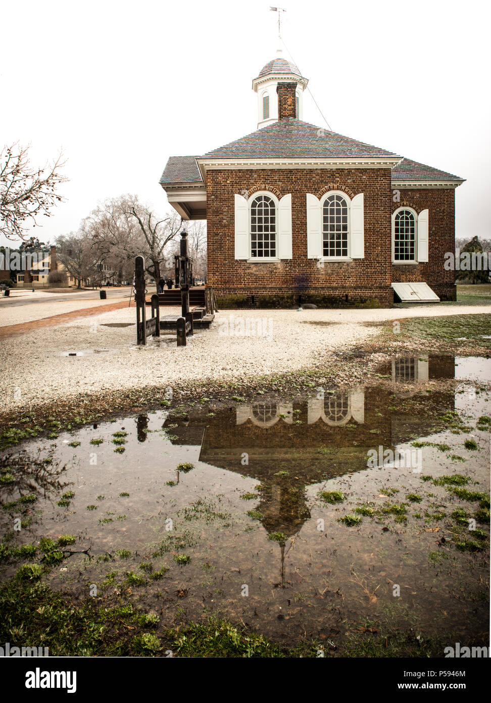 Colonial williamsburg virginia courthouse hi-res stock photography and ...