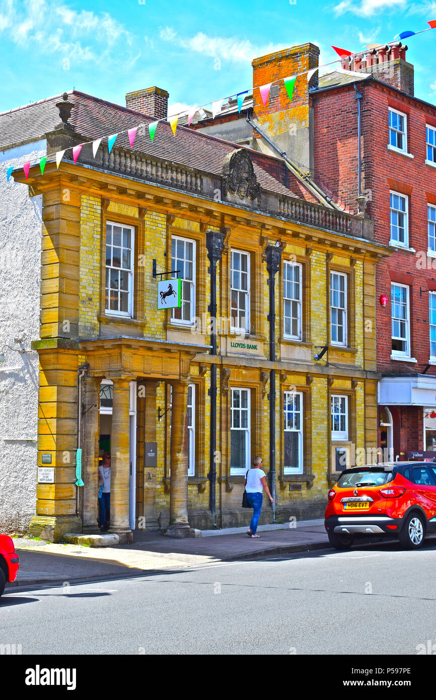 Lymington High Street High Resolution Stock Photography and Images - Alamy