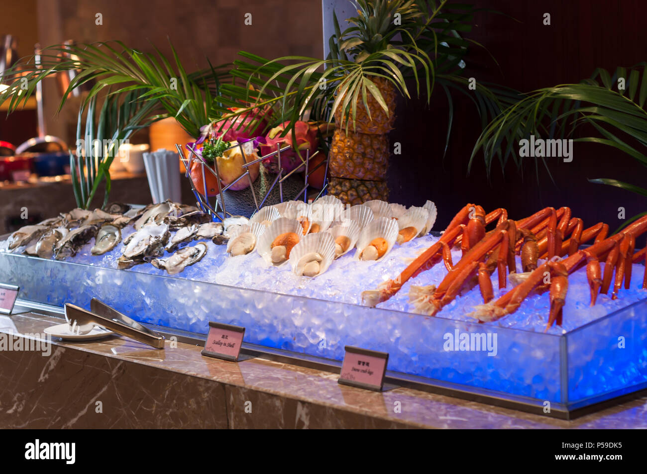 Seafood buffet hi-res stock photography and images - Alamy