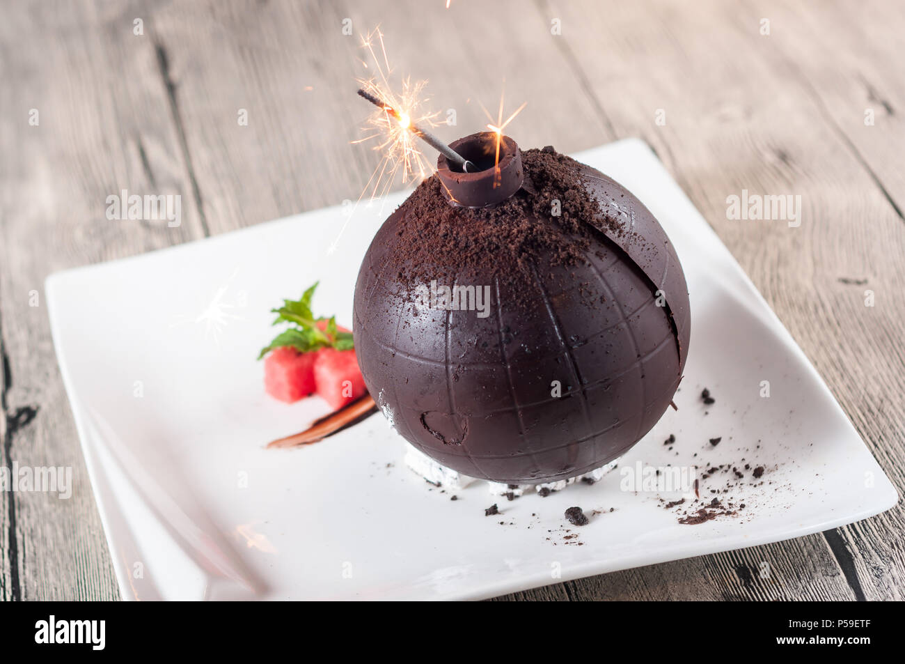 Confetti bombs hi-res stock photography and images - Alamy