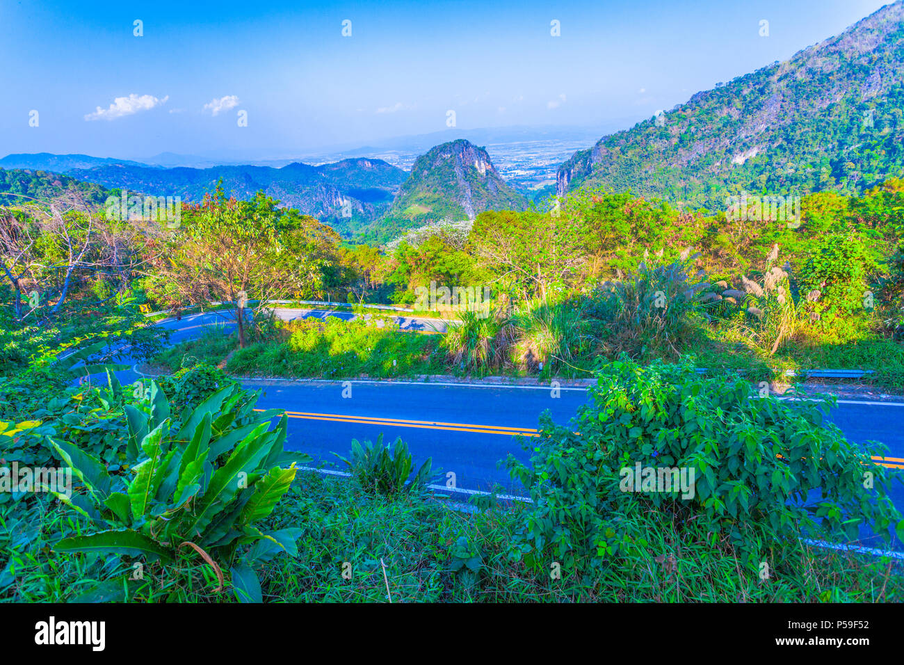Doi pha mee hi-res stock photography and images - Alamy