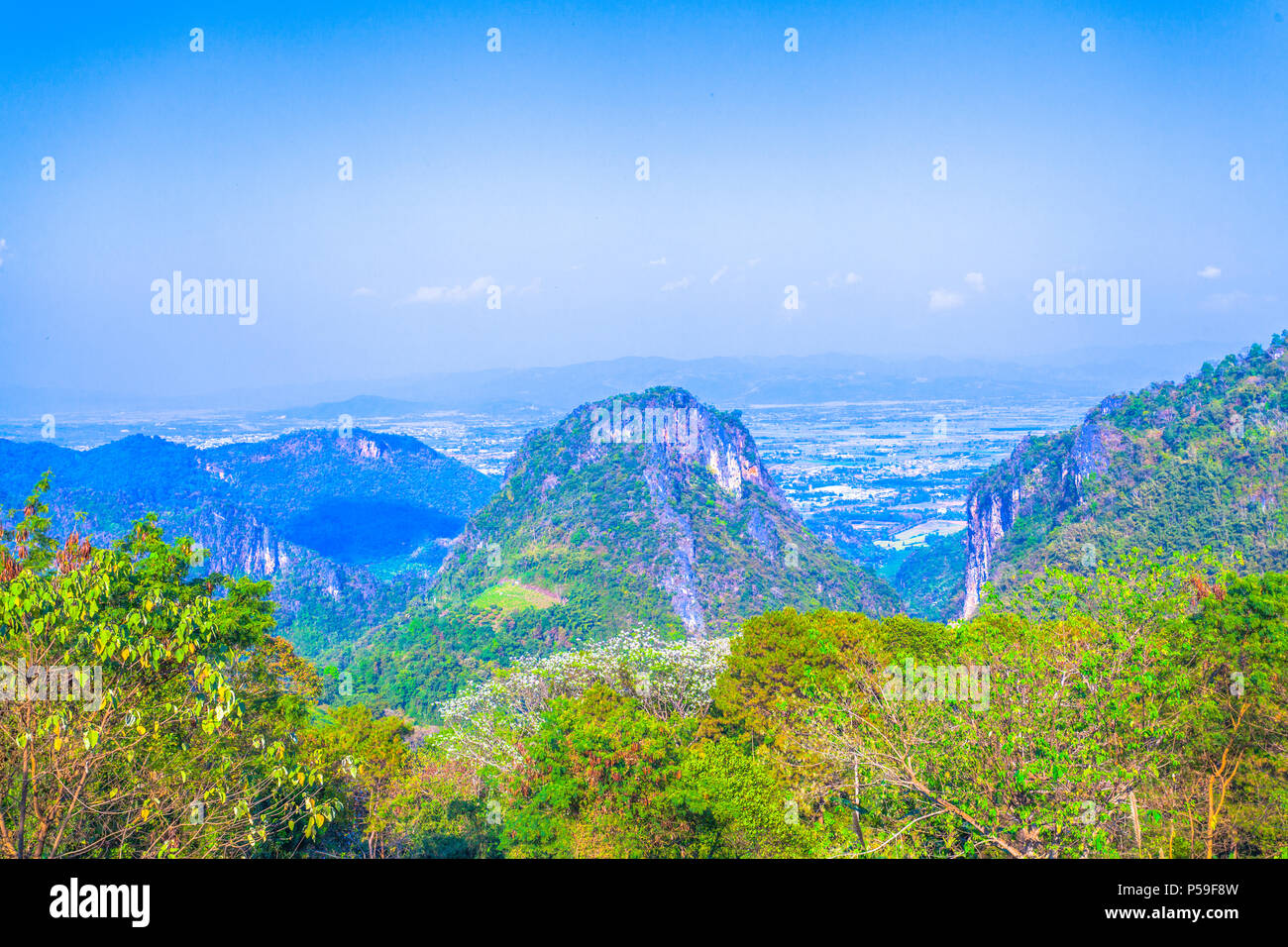 Doi pha mee hi-res stock photography and images - Alamy