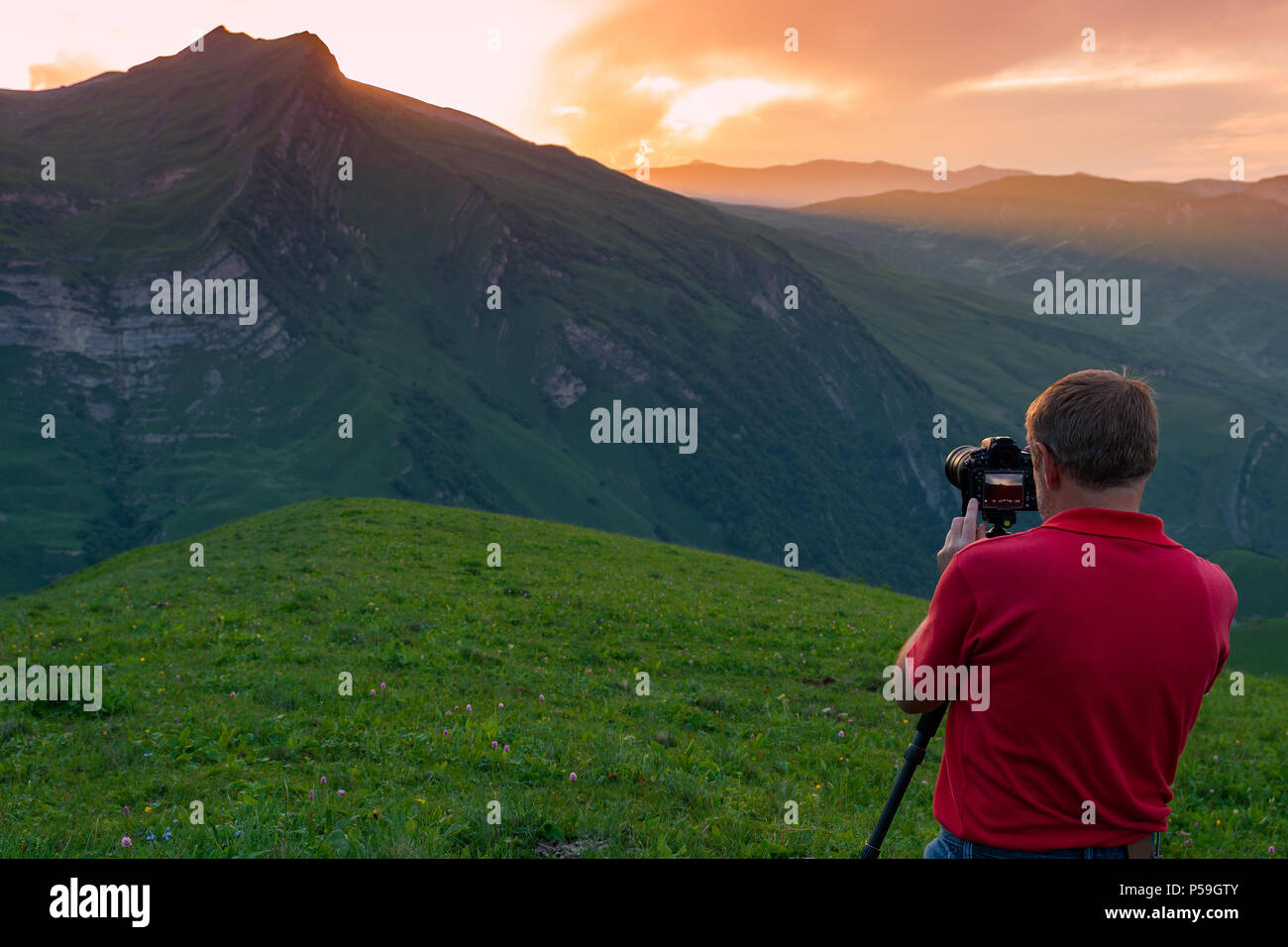 Photographer outdoor hi-res stock photography and images - Alamy