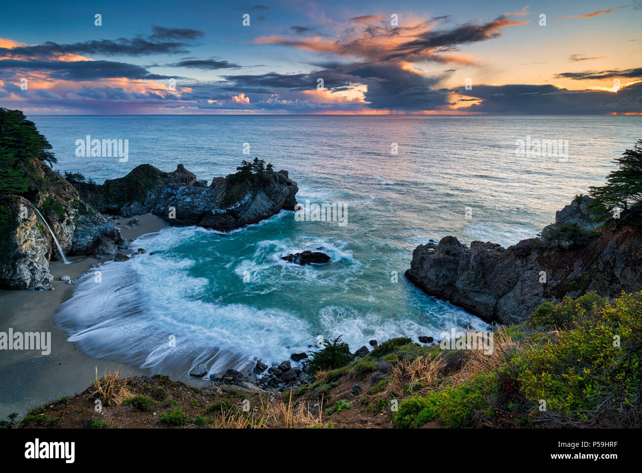 Mcway falls big sur hi-res stock photography and images - Alamy